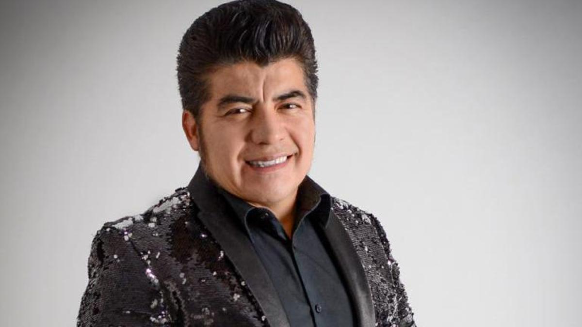 El artista Gerardo Morán, el más querido, canta y emociona en el set de esTAmañana