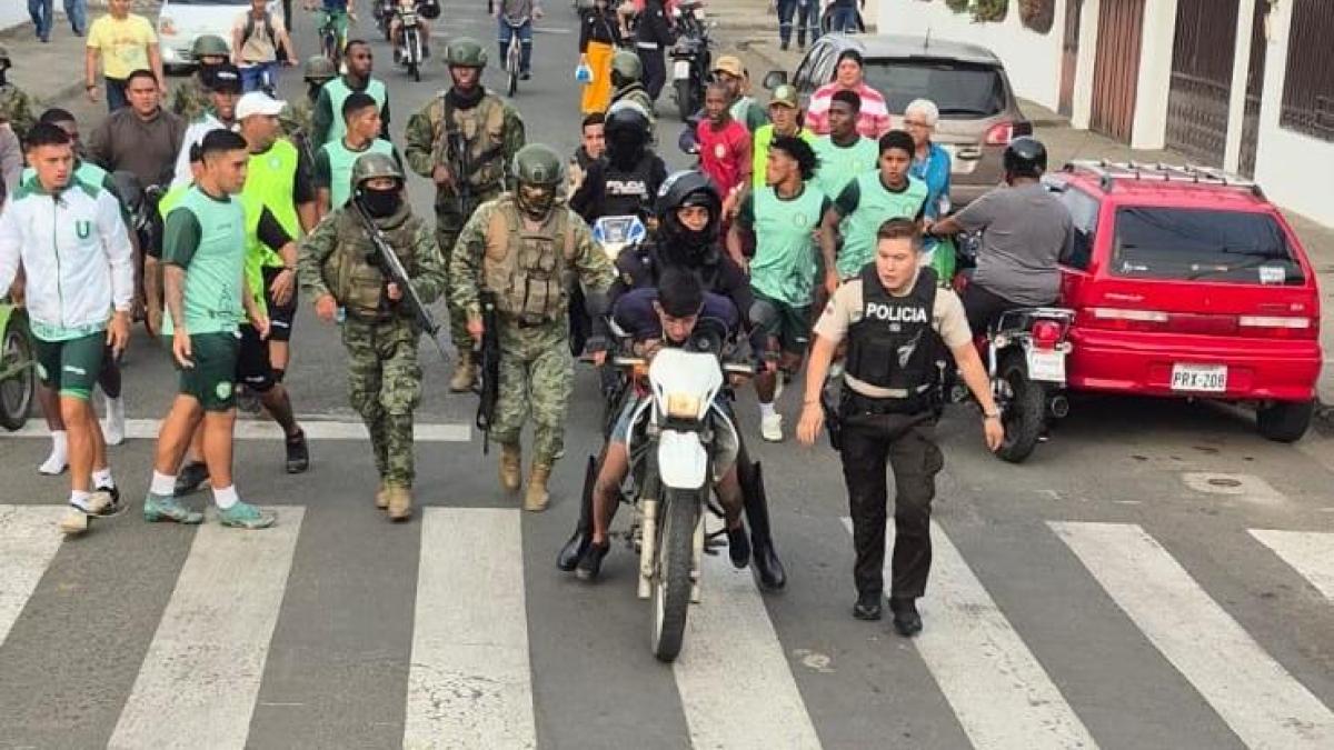 El futbolista Bryan 'Cuco' Angulo fue herido de bala durante un ataque ...