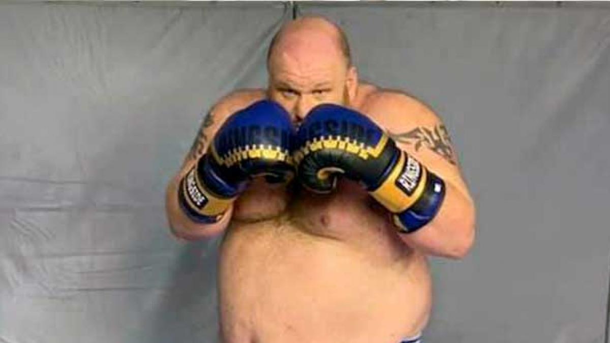 Andrew Case-Allan sufre un fuerte nocaut en su debut en el box