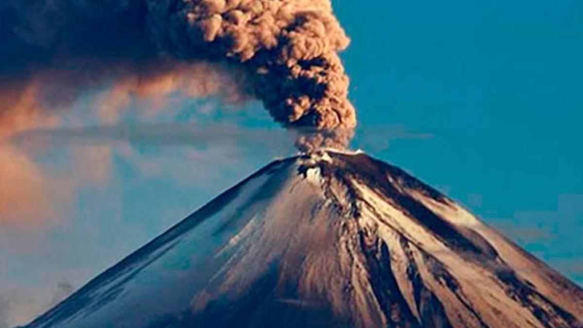 El coloso ecuatoriano que mantiene su actividad desde la conquista española