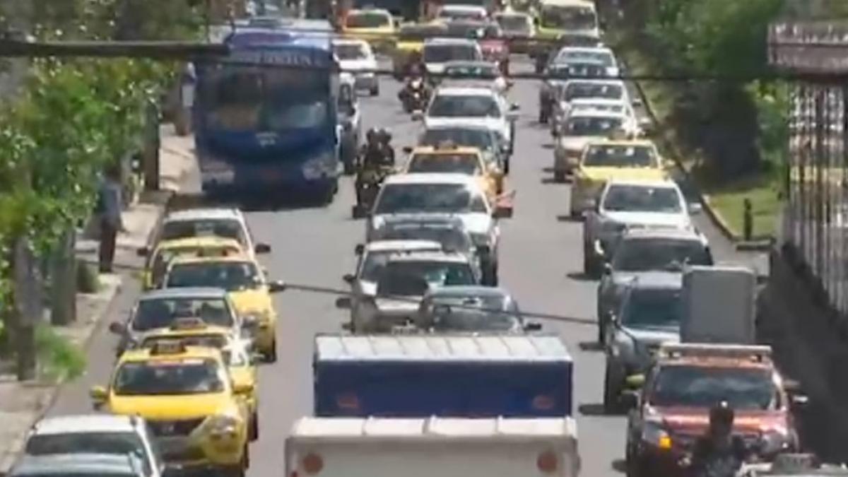 El crecimiento del parque automotor es vertiginoso en Quito