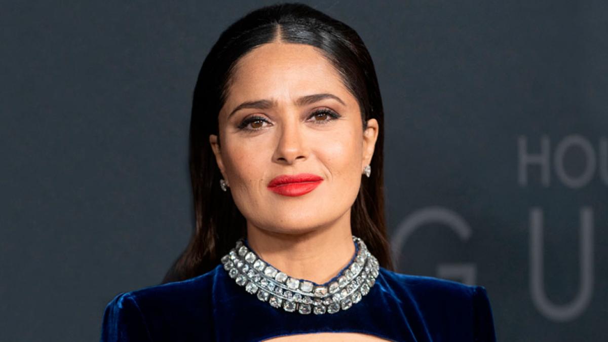 Salma Hayek rompió en redes sociales con selfie sin maquillaje