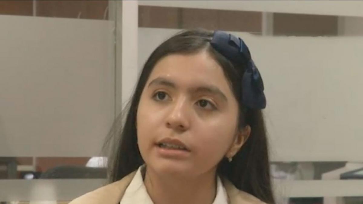 Emily Ulloa tiene 13 años y está a punto de entrar a la universidad