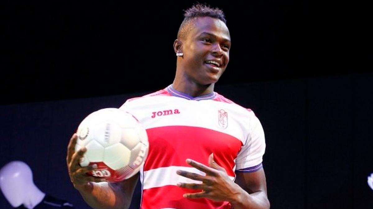 José Angulo llega a Liga de Quito a reemplazar al argentino Tomás Molina