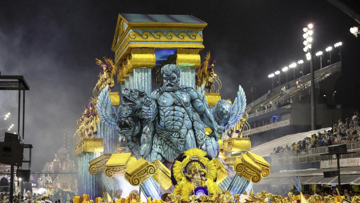 Impresionantes carros alegóricos sorprenden a turistas en el Carnaval ...