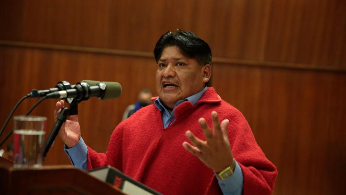 Peter Calo renuncia a la Asamblea, tras su captura por presunta violación