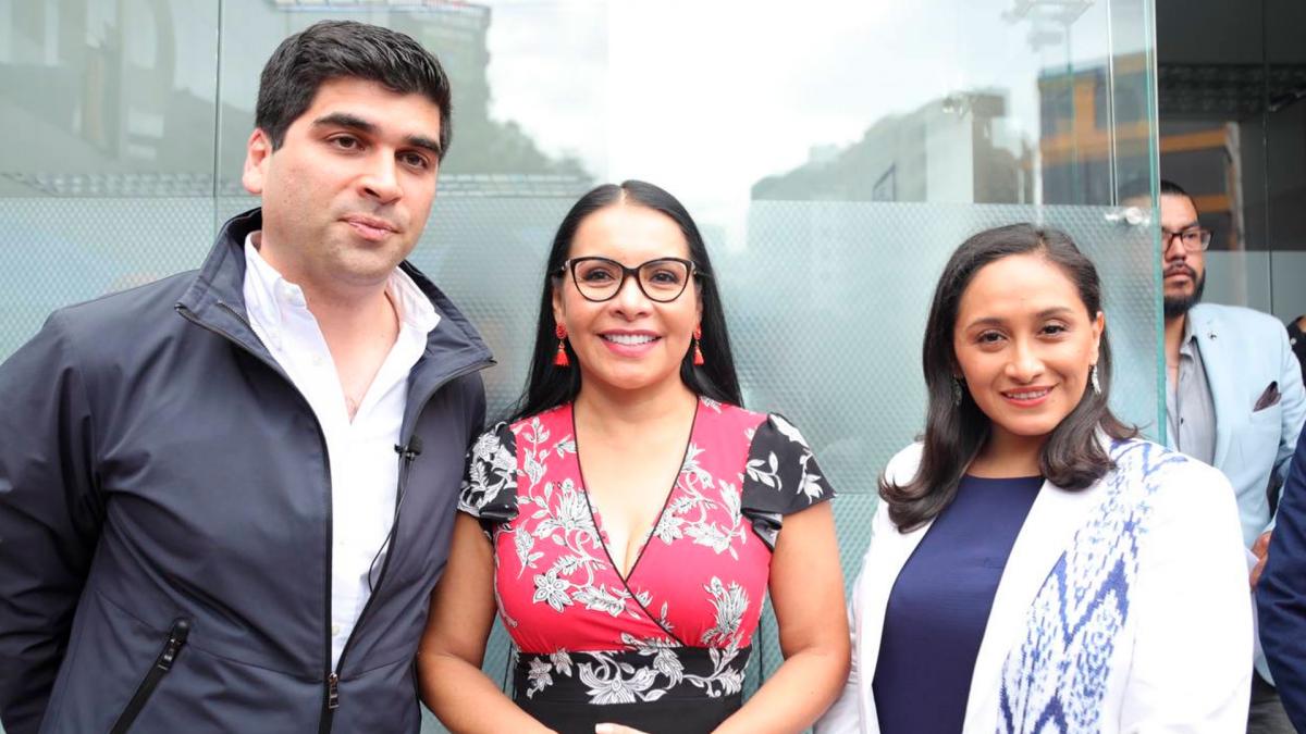 Otto Sonnenholzner y Erika Paredes aceptan precandidatura a la Presidencia