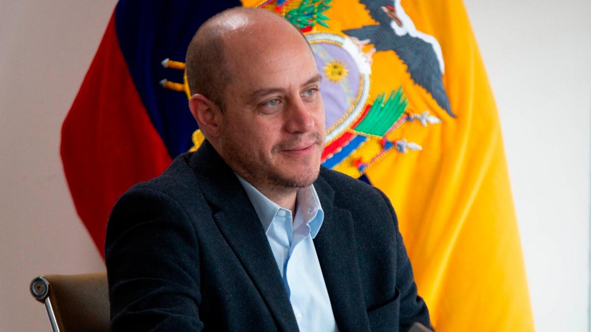 Julio José Prado deja el Ministerio de Producción y Comercio Exterior