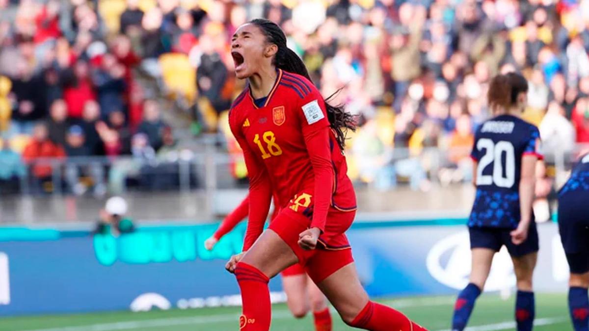 Salma Paralluelo permite a España seguir el sueño y Suecia bate a Japón