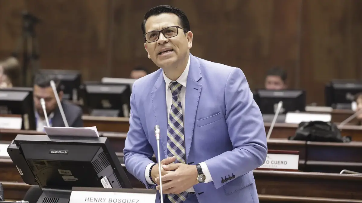 Henry Bósquez renuncia a la bancada de la Revolución Ciudadana