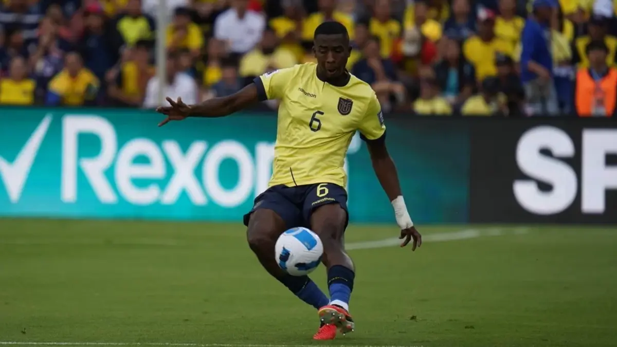 El defensor ecuatoriano William Pacho cerca de firmar con el PSG