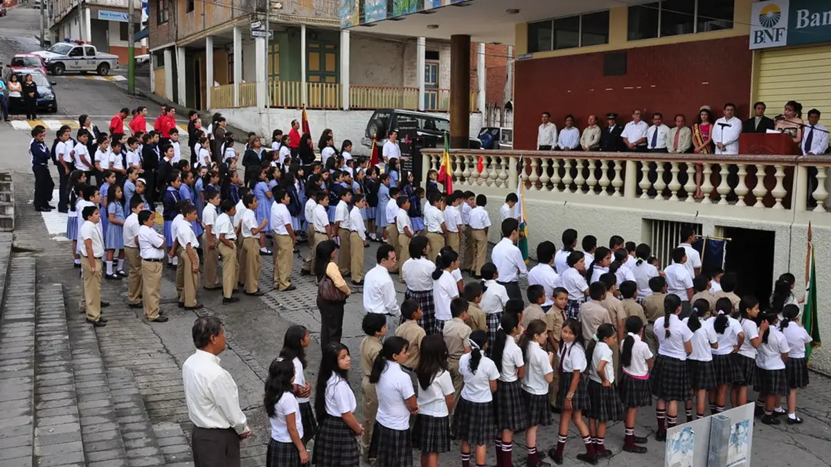 ¿Cuánto durará el Momento Cívico en escuelas y colegios de Ecuador?