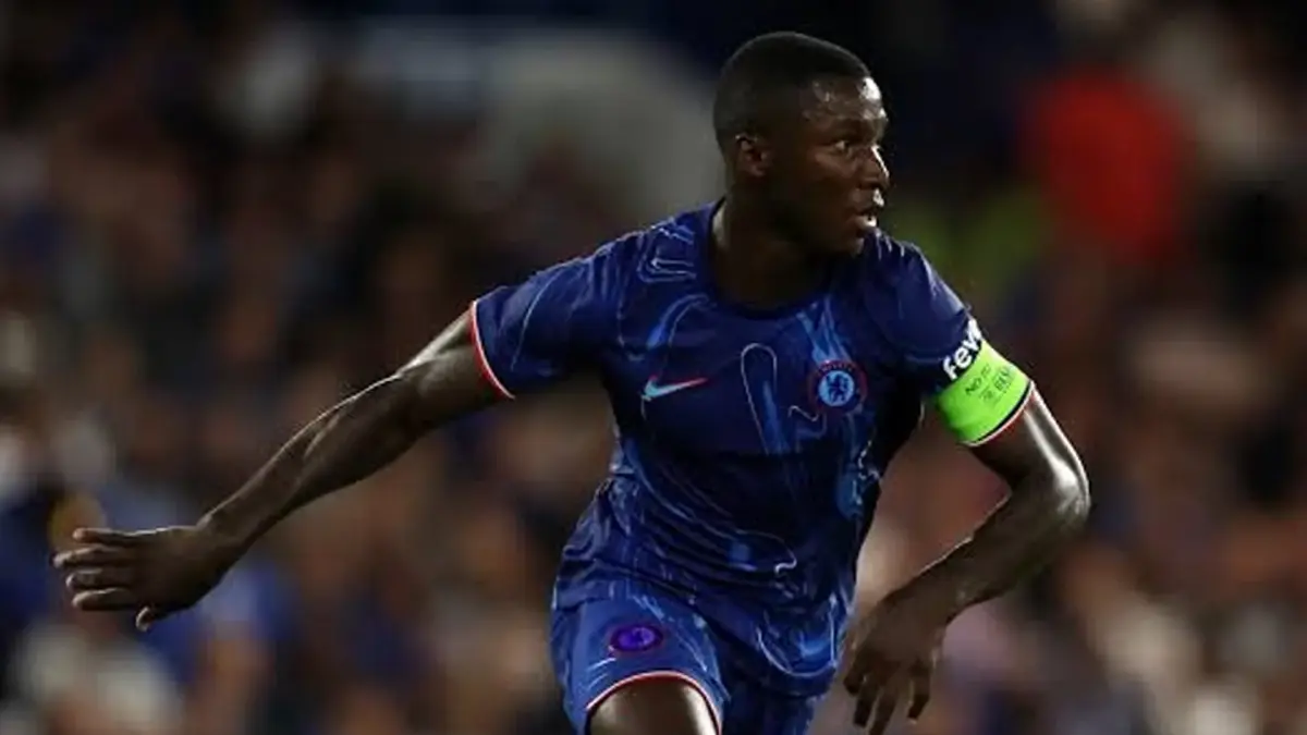 ¡Gigante! Moisés Caicedo es el capitán número 42 del Chelsea