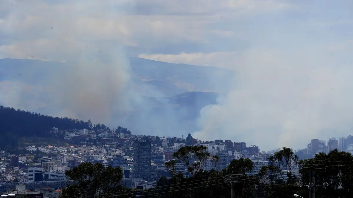 ¡Quito en emergencia! Minuto a minuto del incendio en Guápulo este 25 ...