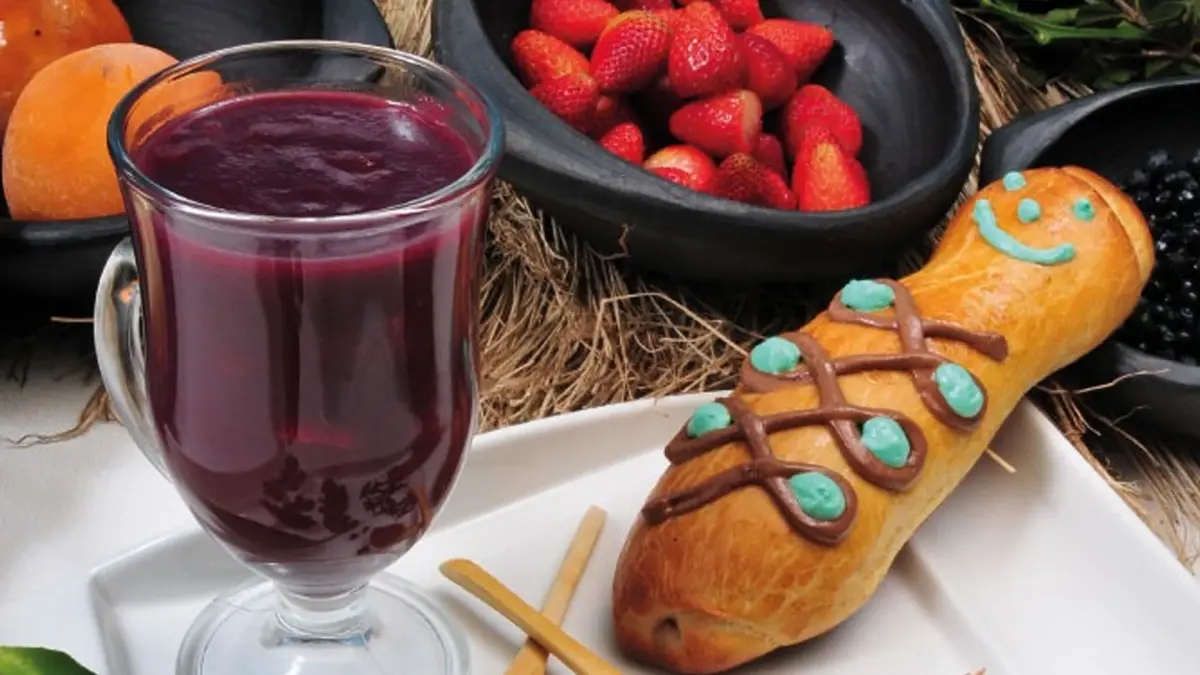¿Cómo se originó la tradición de la colada morada y la guagua de pan?
