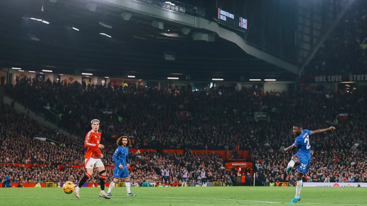 El gol de Moisés Caicedo ganó como el mejor tanto de noviembre en el ...