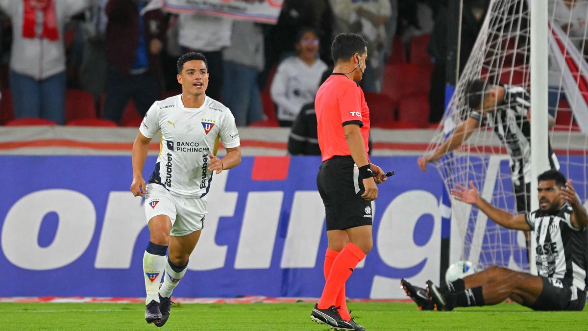 Liga de Quito golea a Central Córdoba y avanza a octavos de Copa ...