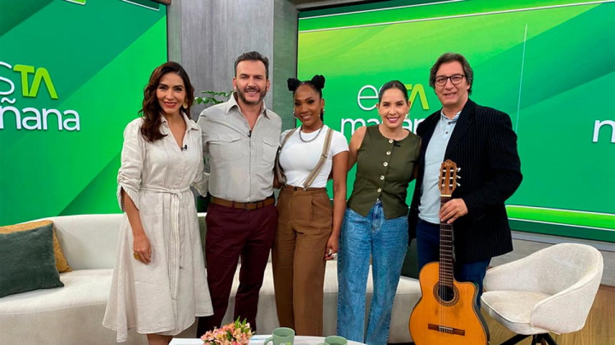 Programa 68 de esTAmañana | Cantamos con Beto Cuevas y Karlita Kanora