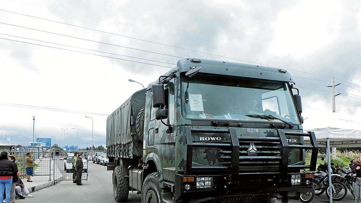 Convoy de militares y policías partió desde Quito hacia Imbabura ...