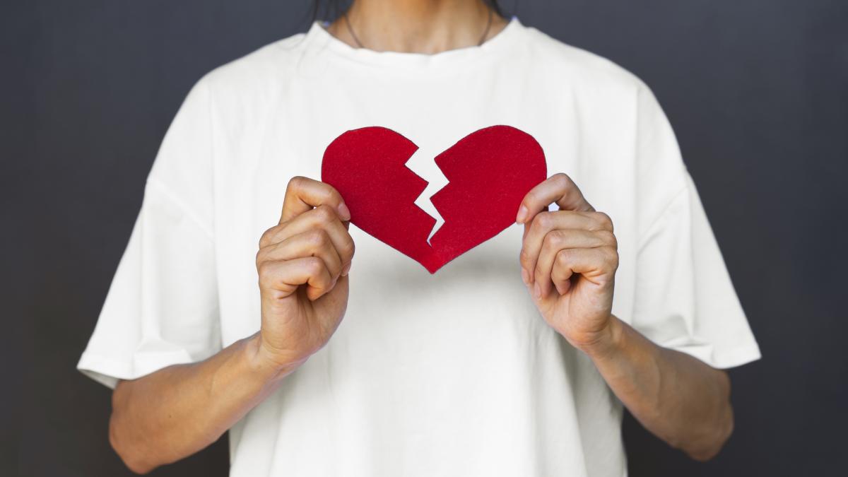Una ruptura amorosa puede romper el corazón; este es el síndrome explicado